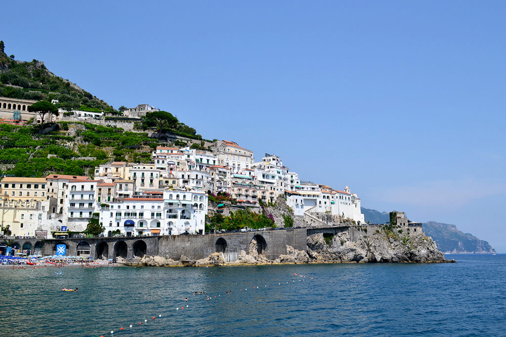 Mejor epoca para viajar a Amalfi | Tiempo y Clima. 2 meses para evitar